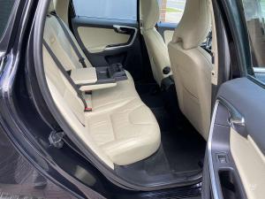 Melns Volvo XC60 2012 Marijampole, ar dzinēja tilpumu 2.40 L un nobraukumu 199 tūkst. km par 10999 €, foto 39 vietnē AUTOMOTO.COM.LV