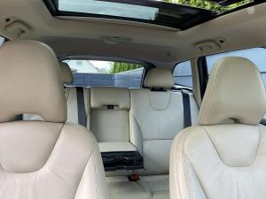 Melns Volvo XC60 2012 Marijampole, ar dzinēja tilpumu 2.40 L un nobraukumu 199 tūkst. km par 10999 €, foto 40 vietnē AUTOMOTO.COM.LV