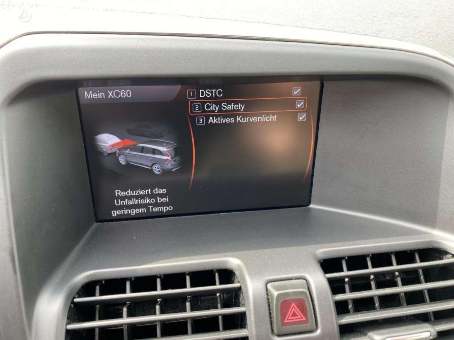 Melns Volvo XC60 2012 Marijampole, ar dzinēja tilpumu 2.40 L un nobraukumu 199 tūkst. km par 10999 €, foto 42 vietnē AUTOMOTO.COM.LV