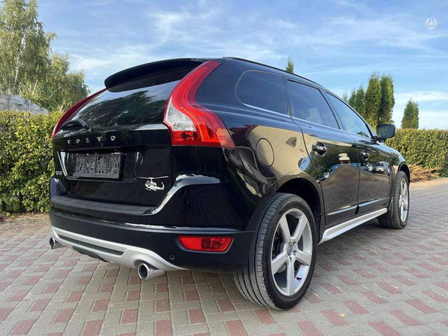 Melns Volvo XC60 2012 Viļņa, ar dzinēja tilpumu 2.40 L un nobraukumu 258 tūkst. km par 9899 €, foto 9 vietnē AUTOMOTO.COM.LV
