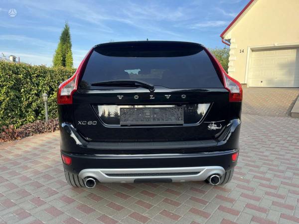 Volvo XC60 2012 in Vilnius on AUTOMOTO.COM.LV Black Volvo XC60 2012 in Vilnius, with an engine capacity of 2.40 L and mileage of 258 thousand km for 9899 €, photo 11 on AUTOMOTO.COM.LV