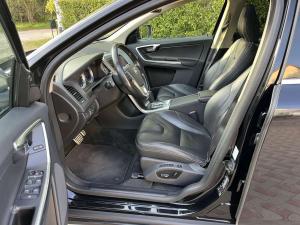 Melns Volvo XC60 2012 Viļņa, ar dzinēja tilpumu 2.40 L un nobraukumu 258 tūkst. km par 9899 €, foto 18 vietnē AUTOMOTO.COM.LV
