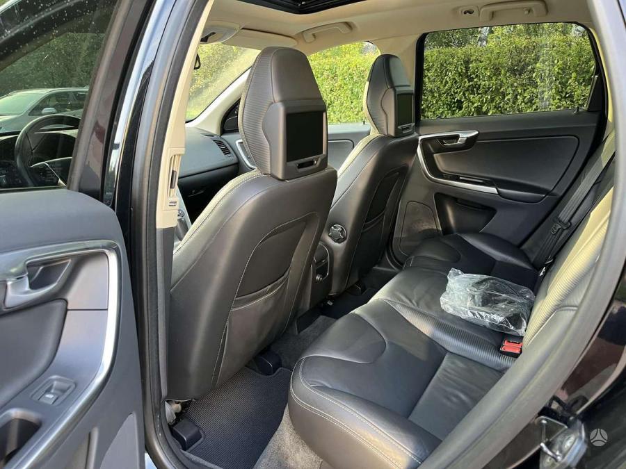 Melns Volvo XC60 2012 Viļņa, ar dzinēja tilpumu 2.40 L un nobraukumu 258 tūkst. km par 9899 €, foto 28 vietnē AUTOMOTO.COM.LV