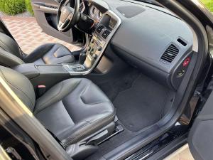 Melns Volvo XC60 2012 Viļņa, ar dzinēja tilpumu 2.40 L un nobraukumu 258 tūkst. km par 9899 €, foto 30 vietnē AUTOMOTO.COM.LV