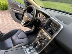 Melns Volvo XC60 2012 Viļņa, ar dzinēja tilpumu 2.40 L un nobraukumu 258 tūkst. km par 9899 €, foto 32 vietnē AUTOMOTO.COM.LV
