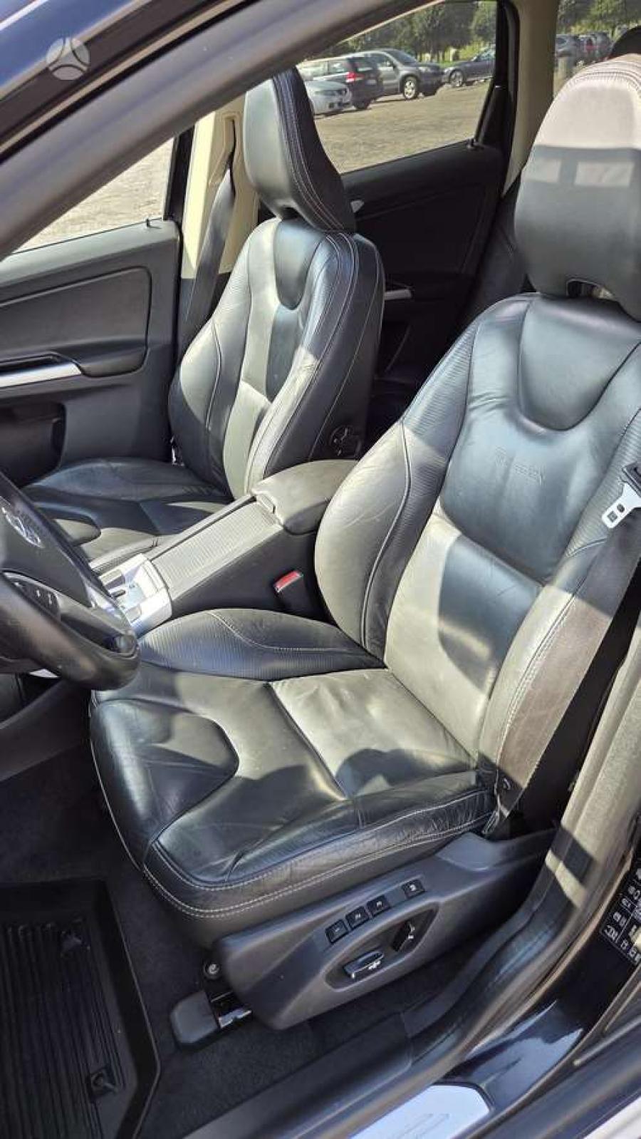 Melns Volvo XC60 2012 Kauņa, ar dzinēja tilpumu 2.40 L un nobraukumu 247 tūkst. km par 10200 €, foto 15 vietnē AUTOMOTO.COM.LV