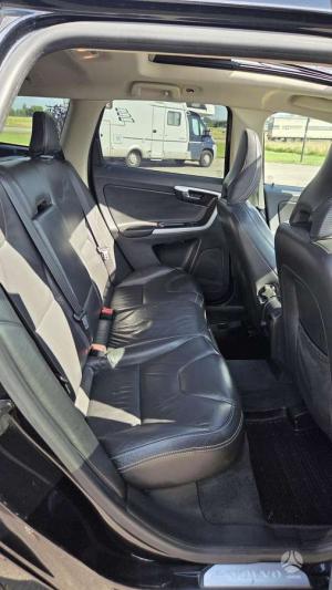 Melns Volvo XC60 2012 Kauņa, ar dzinēja tilpumu 2.40 L un nobraukumu 247 tūkst. km par 10200 €, foto 18 vietnē AUTOMOTO.COM.LV
