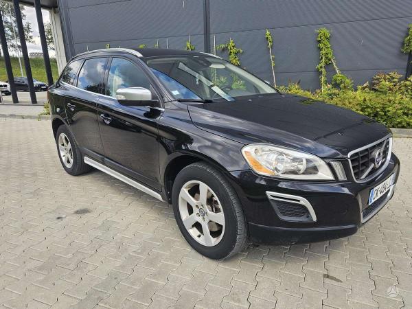 Volvo XC60 2012 in Vilnius on AUTOMOTO.COM.LV Black Volvo XC60 2012 in Vilnius, with an engine capacity of 2.40 L and mileage of 278 thousand km for 9900 €, photo 1 on AUTOMOTO.COM.LV