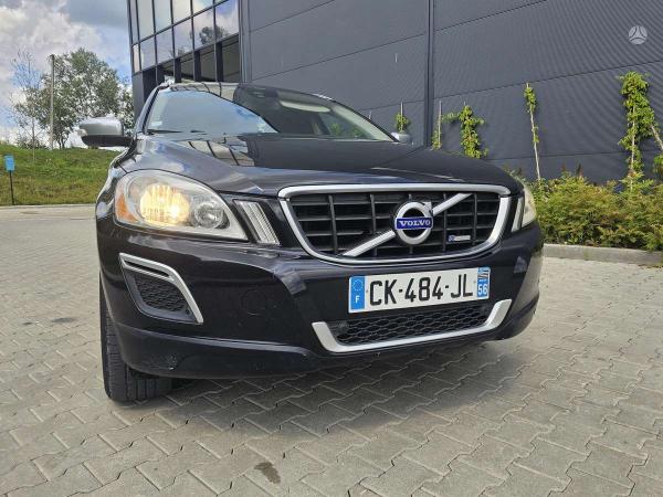 Volvo XC60 2012 in Vilnius on AUTOMOTO.COM.LV Black Volvo XC60 2012 in Vilnius, with an engine capacity of 2.40 L and mileage of 278 thousand km for 9900 €, photo 4 on AUTOMOTO.COM.LV