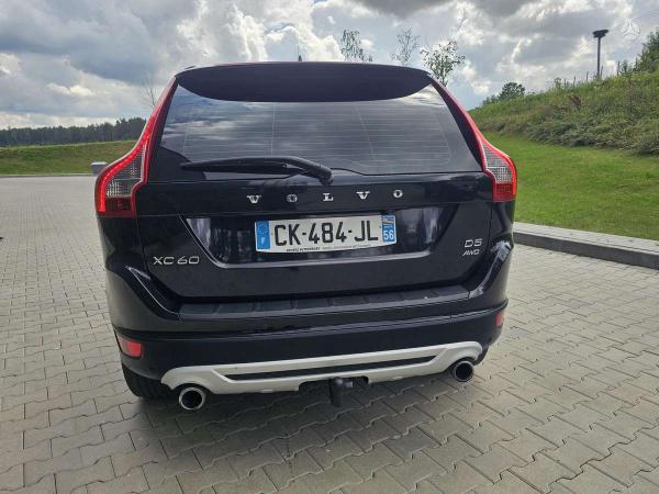 Volvo XC60 2012 in Vilnius on AUTOMOTO.COM.LV Black Volvo XC60 2012 in Vilnius, with an engine capacity of 2.40 L and mileage of 278 thousand km for 9900 €, photo 6 on AUTOMOTO.COM.LV