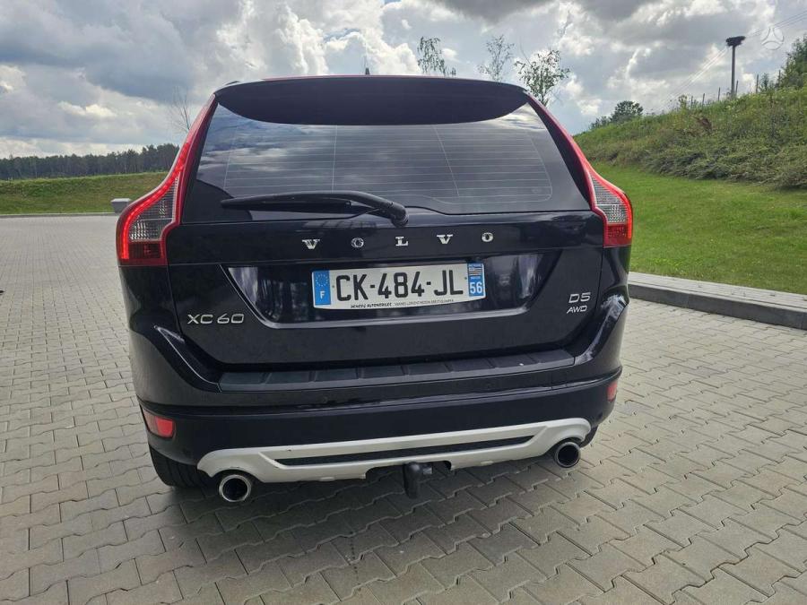 Melns Volvo XC60 2012 Viļņa, ar dzinēja tilpumu 2.40 L un nobraukumu 278 tūkst. km par 9900 €, foto 6 vietnē AUTOMOTO.COM.LV