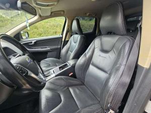 Melns Volvo XC60 2012 Viļņa, ar dzinēja tilpumu 2.40 L un nobraukumu 278 tūkst. km par 9900 €, foto 14 vietnē AUTOMOTO.COM.LV