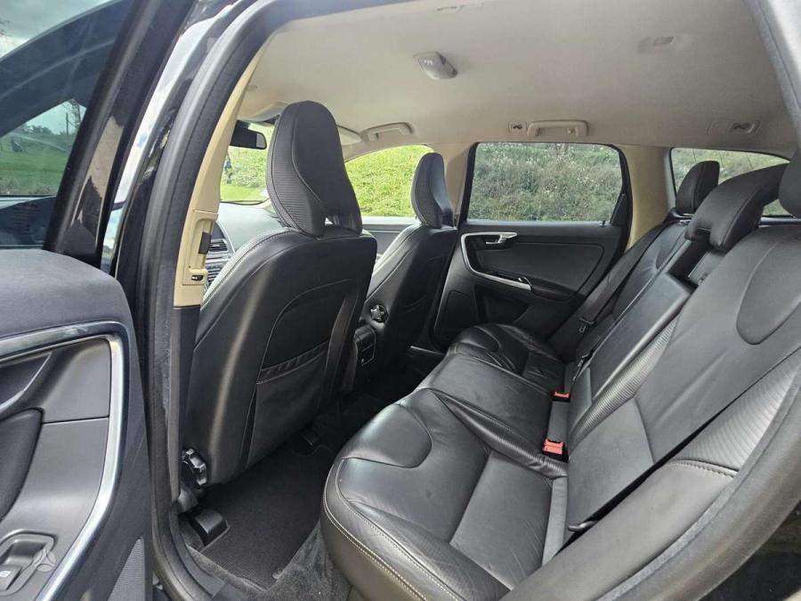 Melns Volvo XC60 2012 Viļņa, ar dzinēja tilpumu 2.40 L un nobraukumu 278 tūkst. km par 9900 €, foto 15 vietnē AUTOMOTO.COM.LV