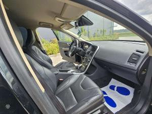 Melns Volvo XC60 2012 Viļņa, ar dzinēja tilpumu 2.40 L un nobraukumu 278 tūkst. km par 9900 €, foto 17 vietnē AUTOMOTO.COM.LV