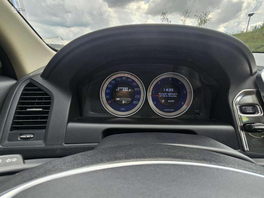 Melns Volvo XC60 2012 Viļņa, ar dzinēja tilpumu 2.40 L un nobraukumu 278 tūkst. km par 9900 €, foto 18 vietnē AUTOMOTO.COM.LV