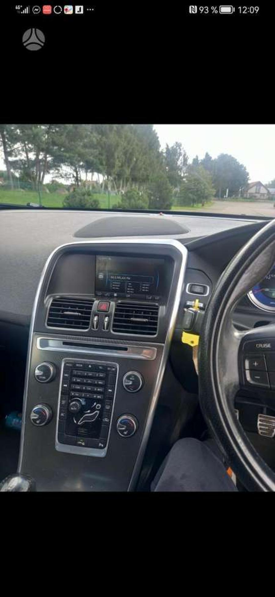 Black Volvo XC60 2012 in Silute, with an engine capacity of 1.98 L and mileage of 155 thousand km for 2650 €, photo 10 on AUTOMOTO.COM.LV