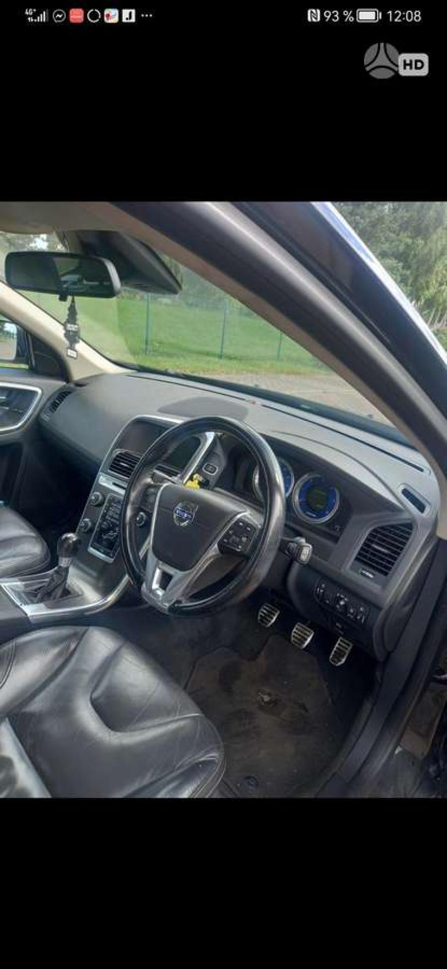 Black Volvo XC60 2012 in Silute, with an engine capacity of 1.98 L and mileage of 155 thousand km for 2650 €, photo 12 on AUTOMOTO.COM.LV