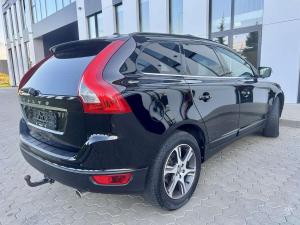 Black Volvo XC60 2012 in Vilnius, with an engine capacity of 2.40 L and mileage of 232 thousand km for 7950 €, photo 5 on AUTOMOTO.COM.LV