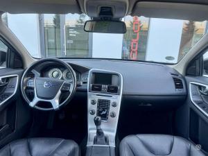 Black Volvo XC60 2012 in Vilnius, with an engine capacity of 2.40 L and mileage of 232 thousand km for 7950 €, photo 10 on AUTOMOTO.COM.LV