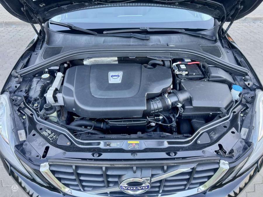 Black Volvo XC60 2012 in Vilnius, with an engine capacity of 2.40 L and mileage of 232 thousand km for 7950 €, photo 19 on AUTOMOTO.COM.LV