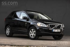 Black Volvo XC60 2012 in Jelgava, with an engine capacity of 2.00 L and mileage of 304 thousand km for 7000 €, photo 5 on AUTOMOTO.COM.LV