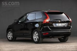 Black Volvo XC60 2012 in Jelgava, with an engine capacity of 2.00 L and mileage of 304 thousand km for 7000 €, photo 9 on AUTOMOTO.COM.LV