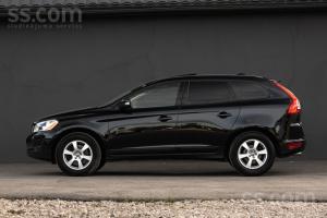 Black Volvo XC60 2012 in Jelgava, with an engine capacity of 2.00 L and mileage of 304 thousand km for 7000 €, photo 10 on AUTOMOTO.COM.LV