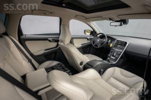 Black Volvo XC60 2012 in Jelgava, with an engine capacity of 2.00 L and mileage of 304 thousand km for 7000 €, photo 11 on AUTOMOTO.COM.LV