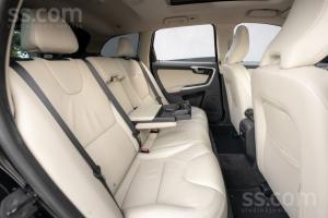 Black Volvo XC60 2012 in Jelgava, with an engine capacity of 2.00 L and mileage of 304 thousand km for 7000 €, photo 15 on AUTOMOTO.COM.LV