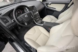 Black Volvo XC60 2012 in Jelgava, with an engine capacity of 2.00 L and mileage of 304 thousand km for 7000 €, photo 17 on AUTOMOTO.COM.LV