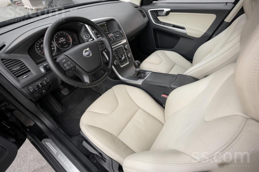 Black Volvo XC60 2012 in Jelgava, with an engine capacity of 2.00 L and mileage of 304 thousand km for 7000 €, photo 17 on AUTOMOTO.COM.LV