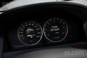 Black Volvo XC60 2012 in Jelgava, with an engine capacity of 2.00 L and mileage of 304 thousand km for 7000 €, photo 18 on AUTOMOTO.COM.LV
