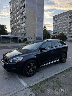Melns Volvo XC60 2012 Liepāja, ar dzinēja tilpumu 2.00 L un nobraukumu 249 tūkst. km par 10500 €, foto  vietnē AUTOMOTO.COM.LV