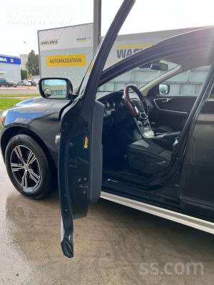Melns Volvo XC60 2012 Liepāja, ar dzinēja tilpumu 2.00 L un nobraukumu 249 tūkst. km par 10500 €, foto 8 vietnē AUTOMOTO.COM.LV