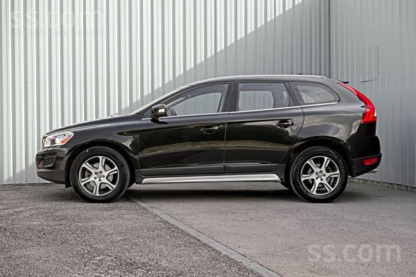 Volvo XC60 2012 in Ogre on AUTOMOTO.COM.LV Black Volvo XC60 2012 in Ogre, with an engine capacity of 2.40 L and mileage of 199 thousand km for 11900 €, photo 6 on AUTOMOTO.COM.LV