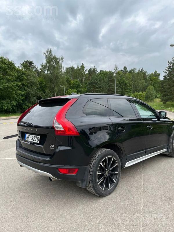 Melns Volvo XC60 2012 Dobele, ar dzinēja tilpumu 2.40 L un nobraukumu 393 tūkst. km par 8500 €, foto 7 vietnē AUTOMOTO.COM.LV