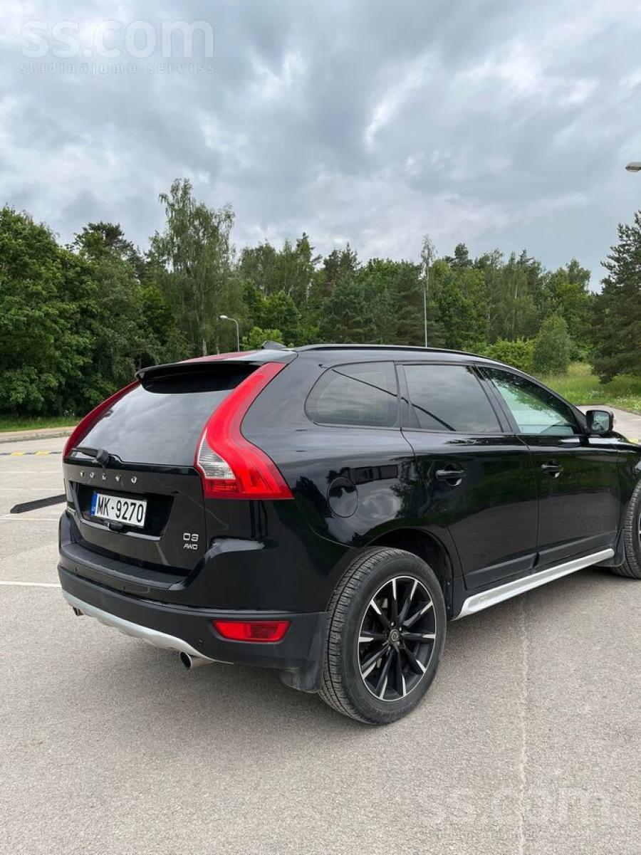 Melns Volvo XC60 2012 Dobele, ar dzinēja tilpumu 2.40 L un nobraukumu 393 tūkst. km par 8500 €, foto 7 vietnē AUTOMOTO.COM.LV