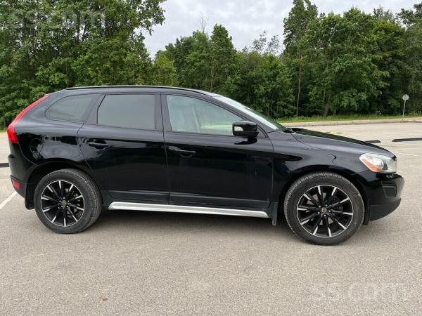 Melns Volvo XC60 2012 Dobele, ar dzinēja tilpumu 2.40 L un nobraukumu 393 tūkst. km par 8500 €, foto 8 vietnē AUTOMOTO.COM.LV