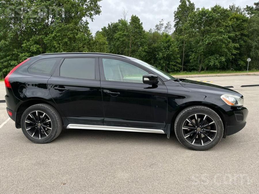 Melns Volvo XC60 2012 Dobele, ar dzinēja tilpumu 2.40 L un nobraukumu 393 tūkst. km par 8500 €, foto 8 vietnē AUTOMOTO.COM.LV