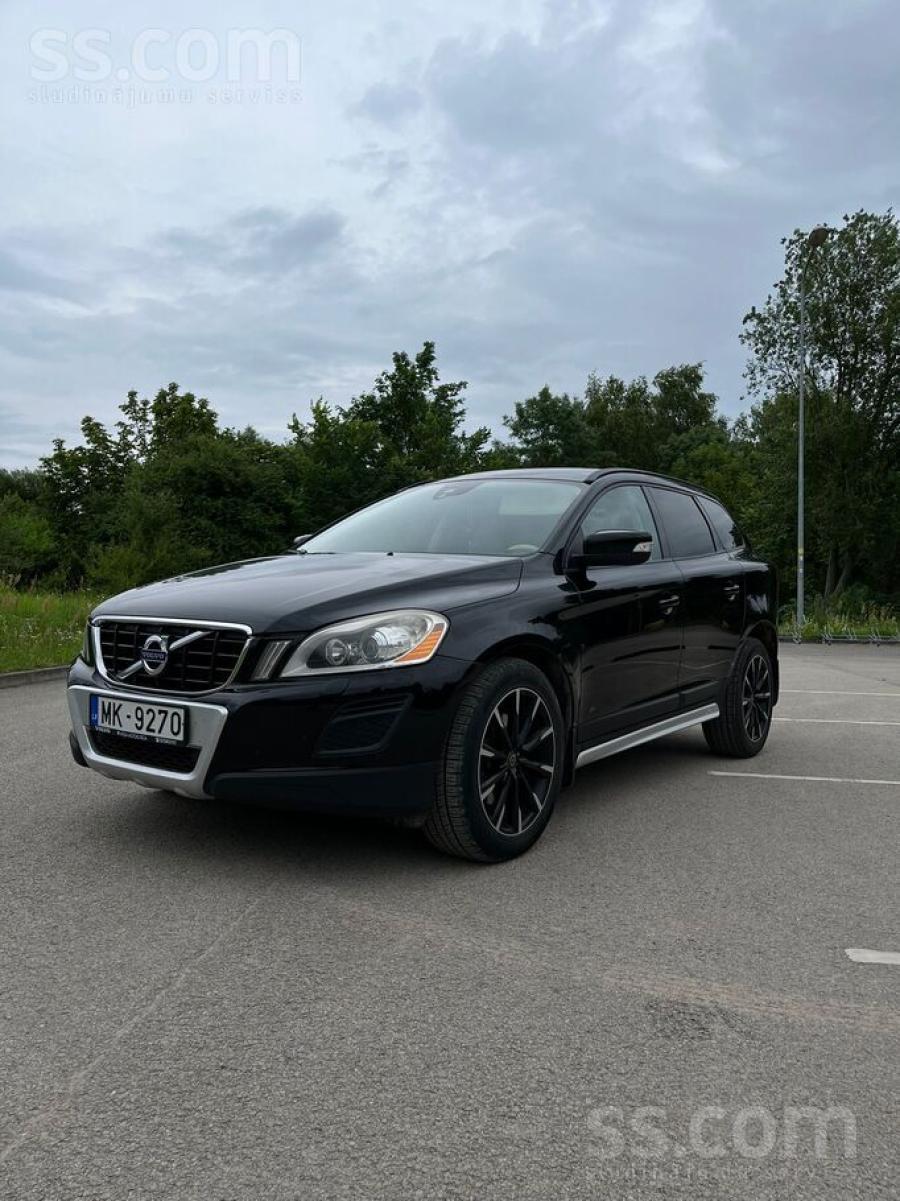 Melns Volvo XC60 2012 Dobele, ar dzinēja tilpumu 2.40 L un nobraukumu 393 tūkst. km par 8500 €, foto 9 vietnē AUTOMOTO.COM.LV
