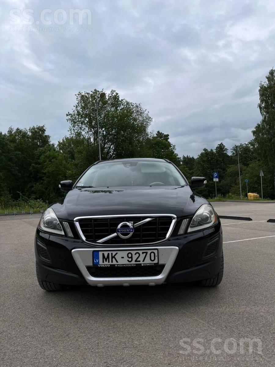 Melns Volvo XC60 2012 Dobele, ar dzinēja tilpumu 2.40 L un nobraukumu 393 tūkst. km par 8500 €, foto 11 vietnē AUTOMOTO.COM.LV