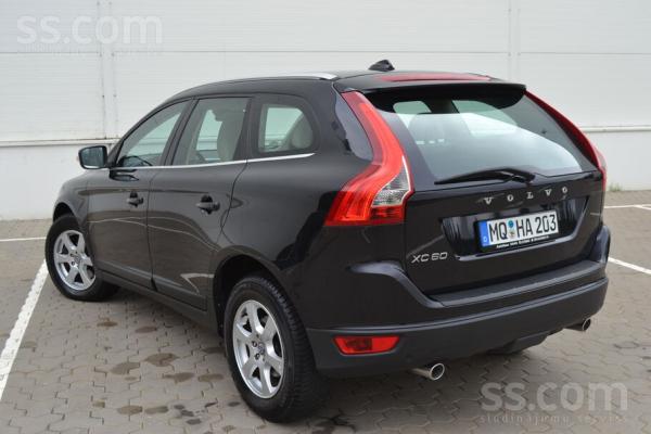 Volvo XC60 2012 Rīga vietnē Melns Volvo XC60 2012 Rīga, ar dzinēja tilpumu 2.40 L un nobraukumu 296 tūkst. km par 9450 €, foto 5 vietnē AUTOMOTO.COM.LV