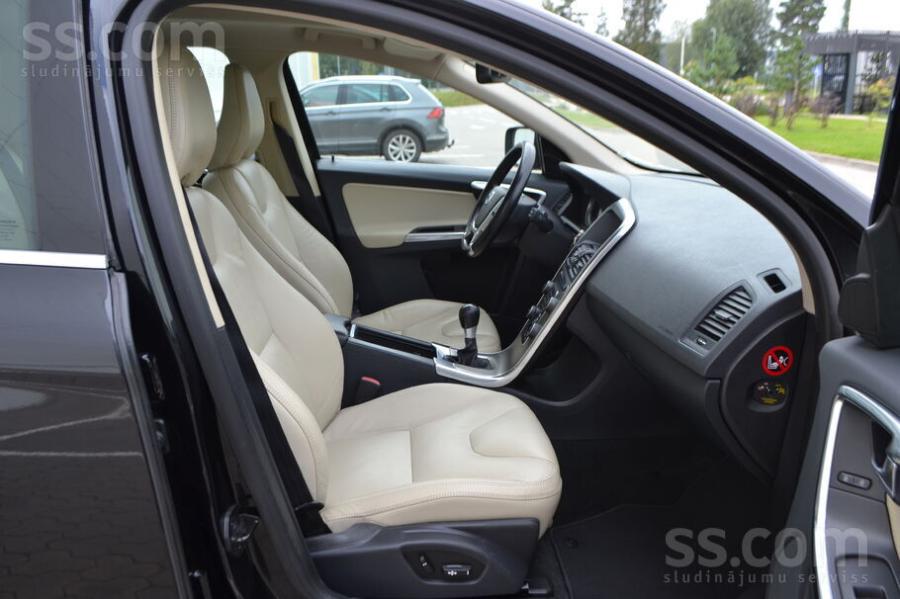 Melns Volvo XC60 2012 Rīga, ar dzinēja tilpumu 2.40 L un nobraukumu 296 tūkst. km par 9450 €, foto 11 vietnē AUTOMOTO.COM.LV