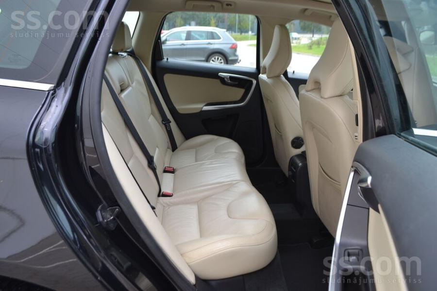 Melns Volvo XC60 2012 Rīga, ar dzinēja tilpumu 2.40 L un nobraukumu 296 tūkst. km par 9450 €, foto 13 vietnē AUTOMOTO.COM.LV