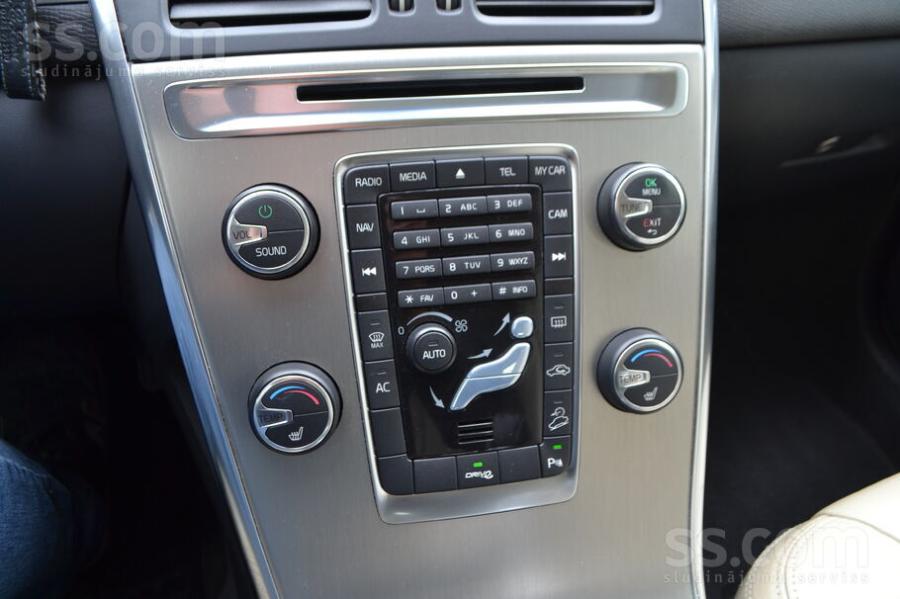 Melns Volvo XC60 2012 Rīga, ar dzinēja tilpumu 2.40 L un nobraukumu 296 tūkst. km par 9450 €, foto 22 vietnē AUTOMOTO.COM.LV