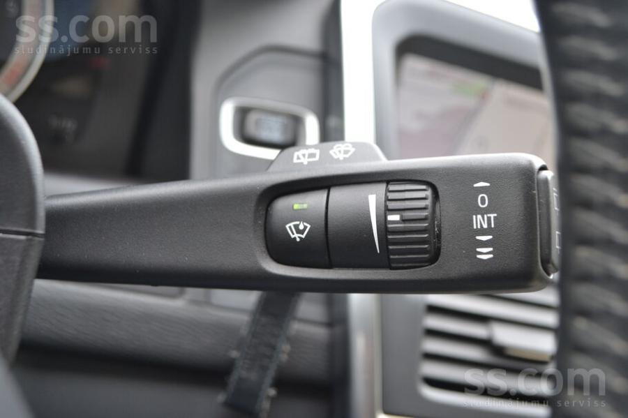 Melns Volvo XC60 2012 Rīga, ar dzinēja tilpumu 2.40 L un nobraukumu 296 tūkst. km par 9450 €, foto 27 vietnē AUTOMOTO.COM.LV
