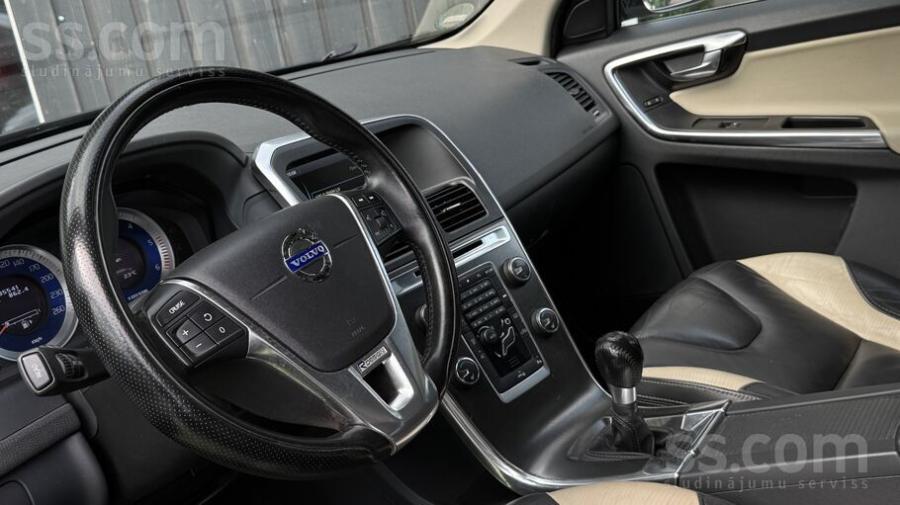 Melns Volvo XC60 2012 Rīga, ar dzinēja tilpumu 2.00 L un nobraukumu 285 tūkst. km par 7250 €, foto 6 vietnē AUTOMOTO.COM.LV