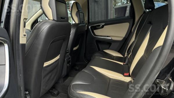 Melns Volvo XC60 2012 Rīga, ar dzinēja tilpumu 2.00 L un nobraukumu 285 tūkst. km par 7250 €, foto 10 vietnē AUTOMOTO.COM.LV