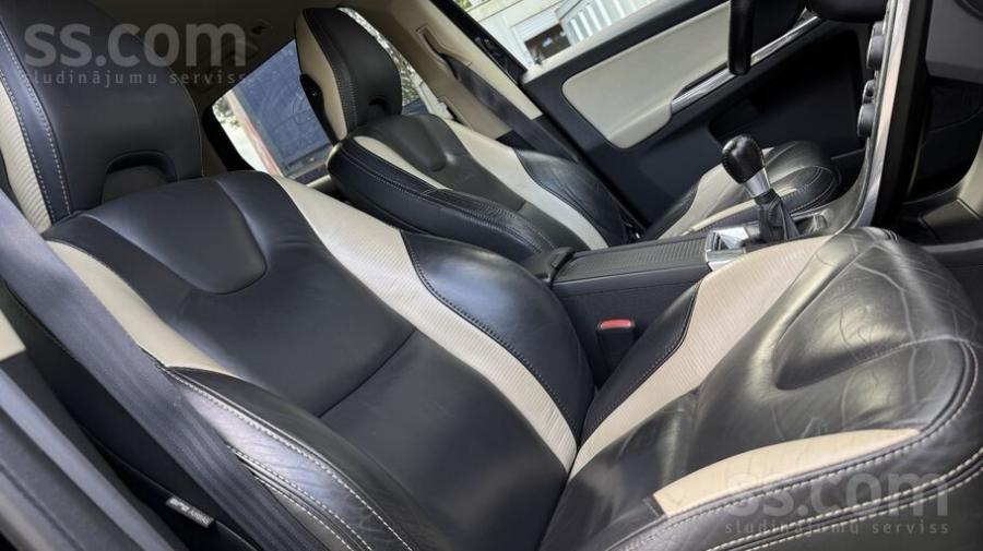 Melns Volvo XC60 2012 Rīga, ar dzinēja tilpumu 2.00 L un nobraukumu 285 tūkst. km par 7250 €, foto 13 vietnē AUTOMOTO.COM.LV