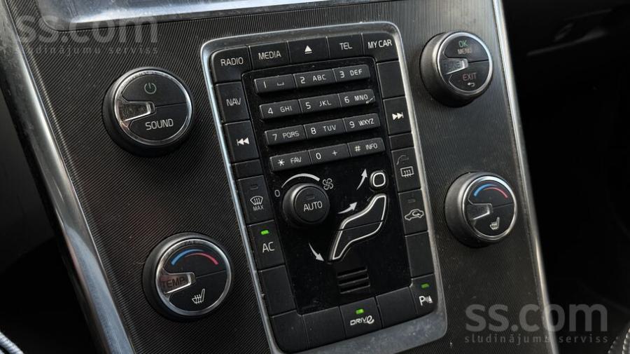 Melns Volvo XC60 2012 Rīga, ar dzinēja tilpumu 2.00 L un nobraukumu 285 tūkst. km par 7250 €, foto 21 vietnē AUTOMOTO.COM.LV